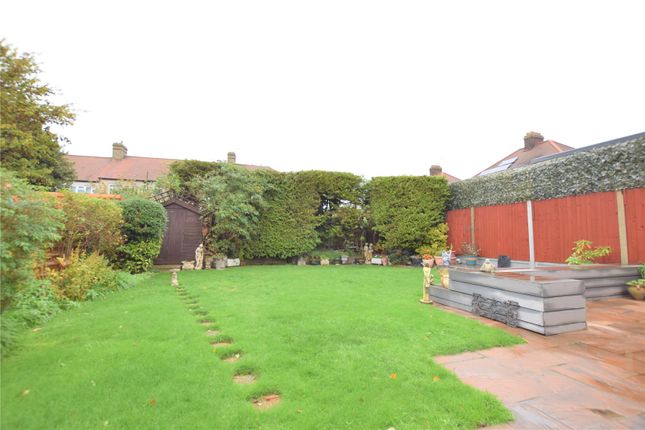Tolworth Gardens Chadwell Heath Romford Rm6 2 Bedroom Bungalow For