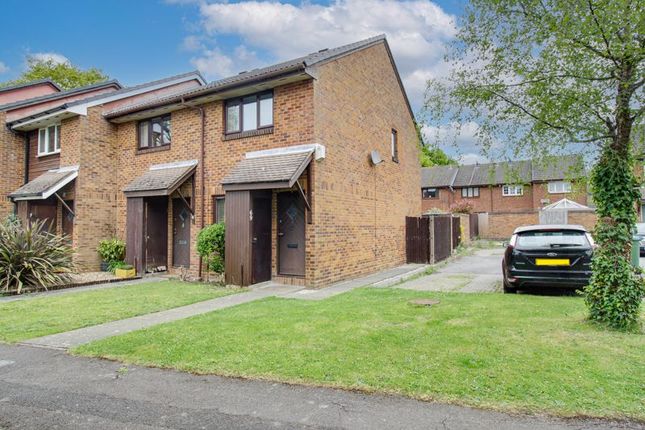 Woodrush Crescent Locks Heath Southampton So31 2 Bedroom Terraced