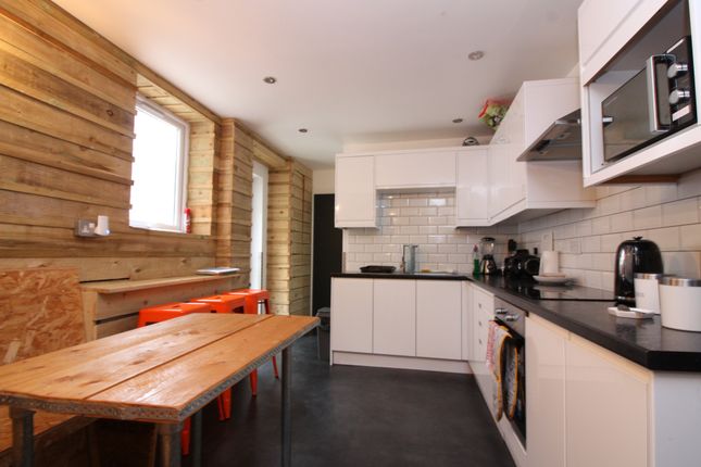 Alphington Road, St. Thomas, Exeter EX2, 5 bedroom shared accommodation ...