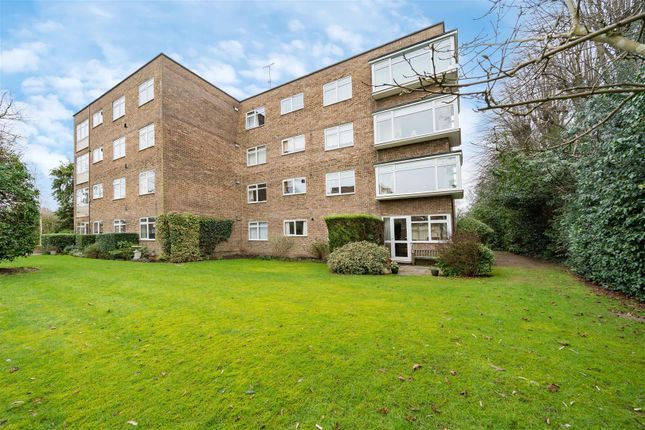 Buckingham Close, Guildford GU1, 2 bedroom flat for sale - 63839693 ...