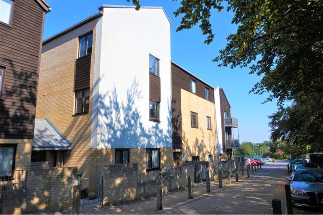 2 bed flat for sale in Davis Way, Sidcup DA14 - Zoopla