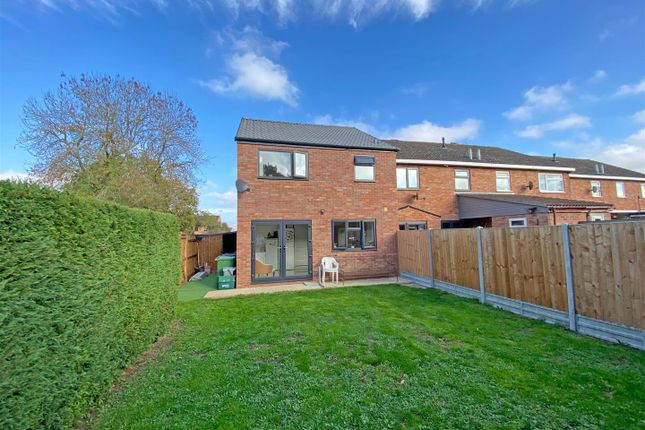 Elmgrove Estate Hardwicke Gloucester Gl2 3 Bedroom End Terrace House