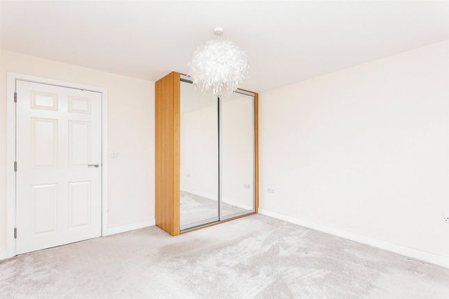 Illett Way, Faygate, Horsham, West Sussex RH12, 2 bedroom flat for sale ...