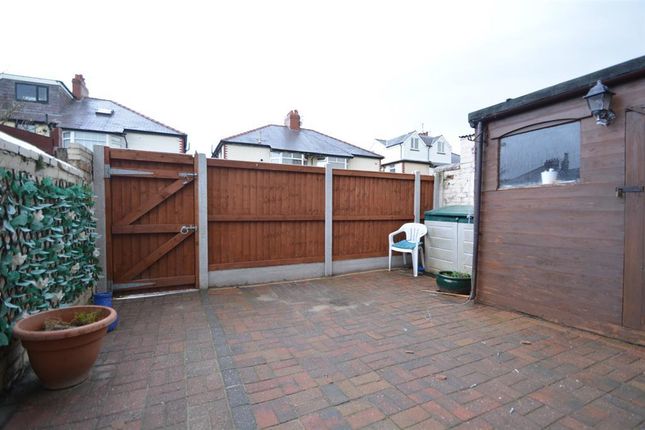 Warbreck Drive, Blackpool FY2, 2 bedroom flat for sale - 67882409 ...