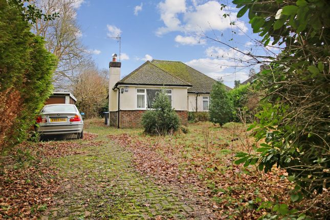Mill Lane, Felbridge, East Grinstead RH19, 2 bedroom bungalow for sale ...