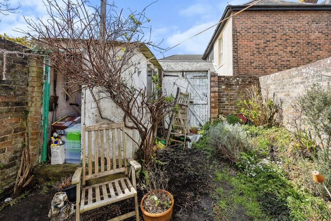 North Street Emsworth Po10 2 Bedroom Terraced House For Sale
