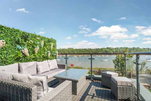 Little Victory Mount, St Marys Island, Chatham, Kent. ME4, 4 bedroom ...