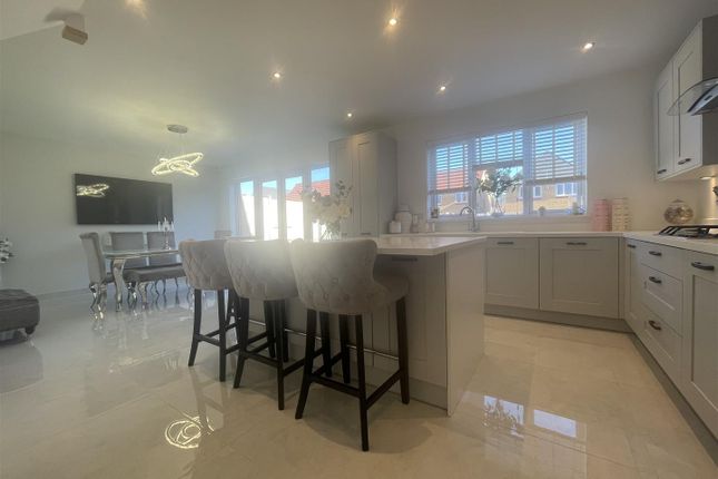 Dixon Link, Langdon Hills, Basildon SS16, 4 bedroom detached house for ...