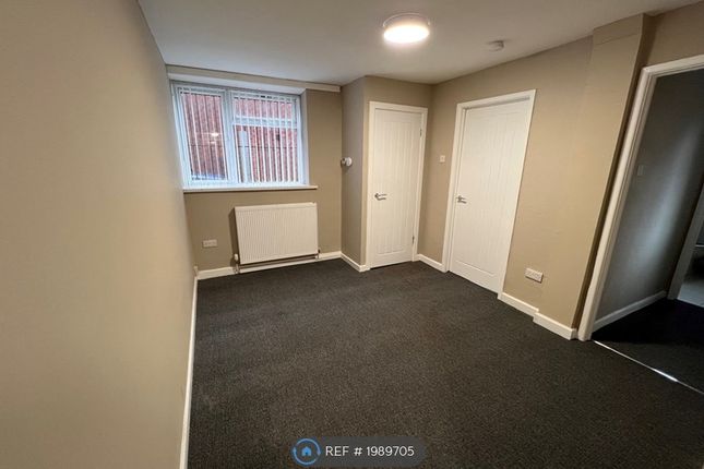 Oldham Road, Rochdale OL16, 1 bedroom flat to rent - 66713844 ...