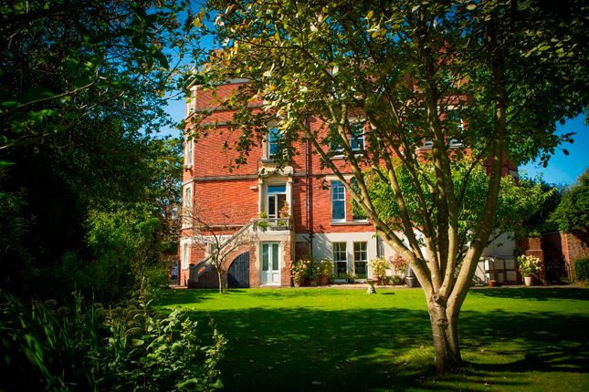 Fairfield Road, Eastbourne BN20, 2 bedroom flat for sale - 69072638 ...