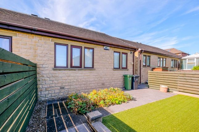 Mile End, Meltham HD9, 2 bedroom bungalow for sale - 62412281 ...