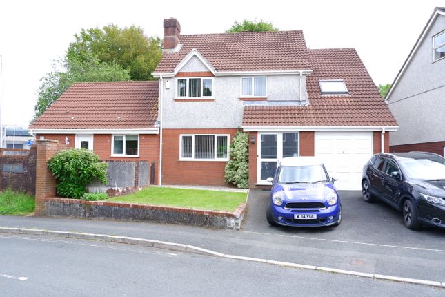 Houses for Sale in Moorland Road, Plympton, Plymouth PL7 - Moorland ...