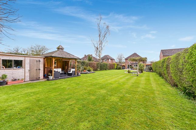 Park Road, Smallfield, Horley RH6, 3 bedroom detached house for sale ...