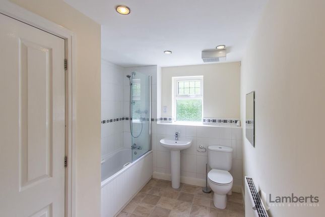 Alder Carr Close, Redditch B98, 2 bedroom flat to rent - 68436304 ...