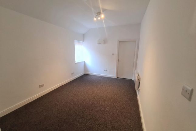 Town Square, High Street, Syston, Leicester LE7, 1 bedroom flat to rent ...