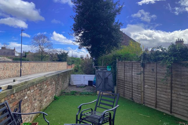 Coltsgate Hill, Ripon HG4, 4 bedroom terraced house for sale - 64439244 ...