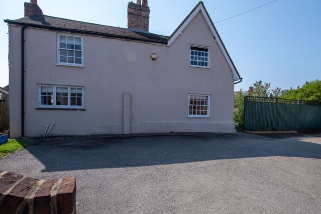 Buckingham Road, Bletchley, Milton Keynes MK3, 4 bedroom cottage for ...