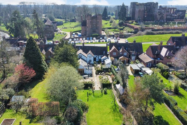 Opposite Castle, 3 Receptions & Breakfast Kitchen, Third Acre Grounds ...