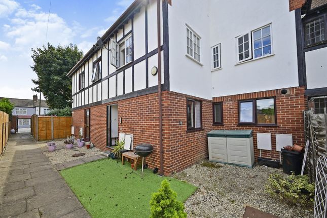 Barrowell Green, Winchmore Hill N21, 2 bedroom flat for sale - 61978456 ...