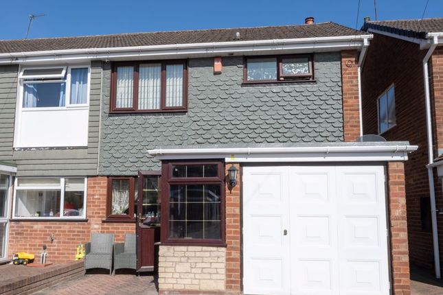 Elmhurst Drive Kingswinford Dy6 3 Bedroom Semi Detached House For
