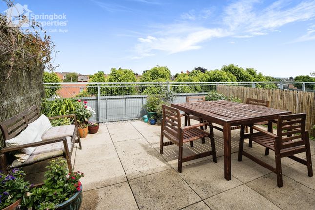 Alexander Court, Dee Lane, Chester, Cheshire CH3, 3 bedroom flat for ...