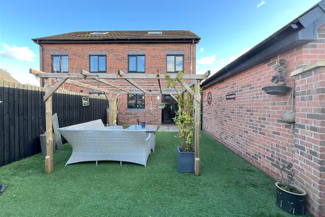 Forge Wood Close, Congleton CW12, 4 bedroom semi-detached house for ...