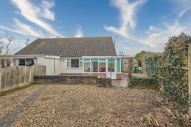 Castle Close, Sapcote, Leicester LE9, 3 bedroom semi-detached bungalow ...