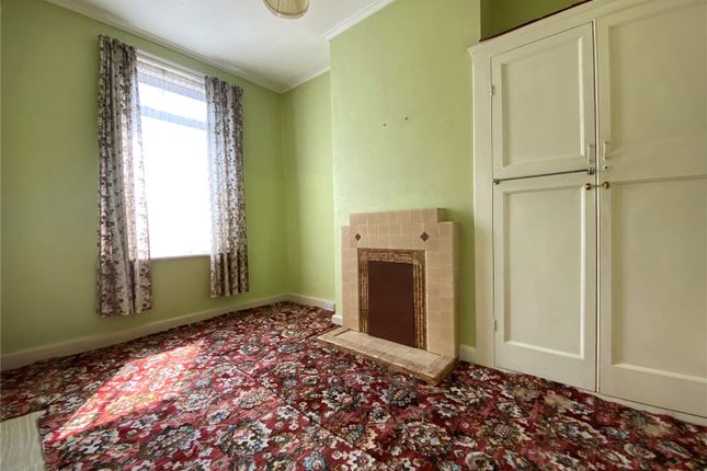 Avondale Road, Redoubt, Eastbourne BN22, 4 bedroom end terrace house ...