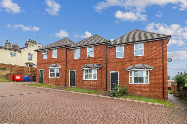 Addison Road, Chesham, Buckinghamshire HP5, 2 bedroom flat for sale ...