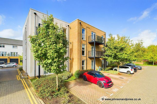 Hawker Drive, Addlestone KT15, 1 bedroom flat for sale - 68509268 ...