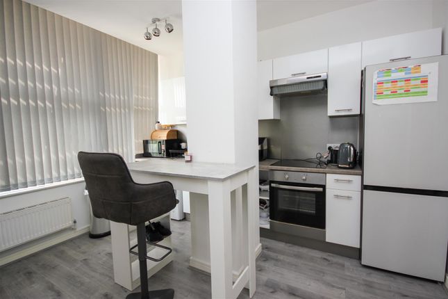 Tithe Barn Road, Wellingborough NN8, 2 bedroom flat for sale - 70340470 ...