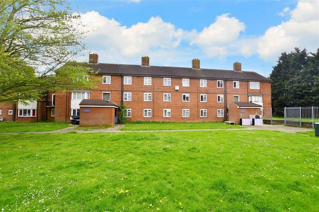 Godfrey Walk, Ashford, Kent TN23, 2 bedroom flat for sale - 64513480 ...