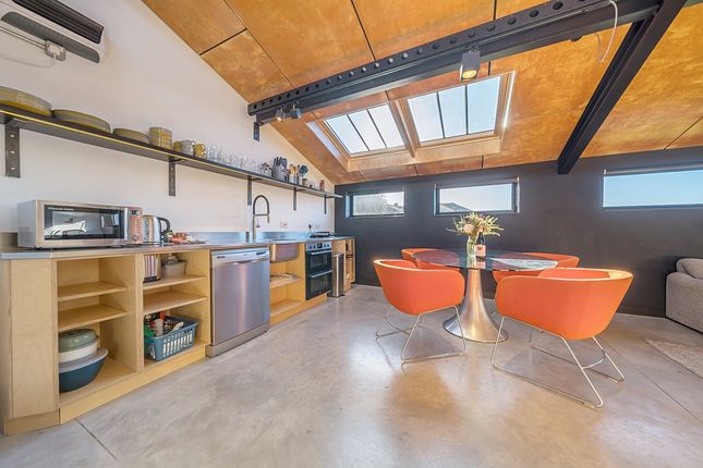 The Old Racecourse, Lewes BN7, 3 bedroom flat to rent - 68540309 ...