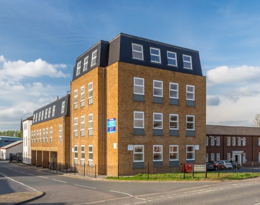 2 bed flat to rent in Enterprise Way LU7 - Zoopla