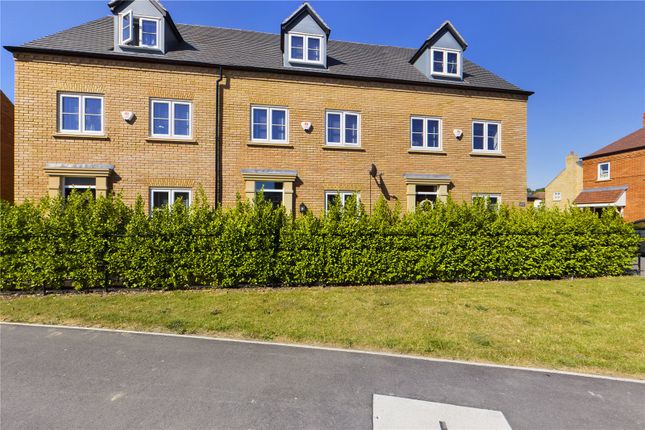Crest Drive, Fenstanton, Huntingdon, Cambridgeshire PE28, 3 bedroom ...