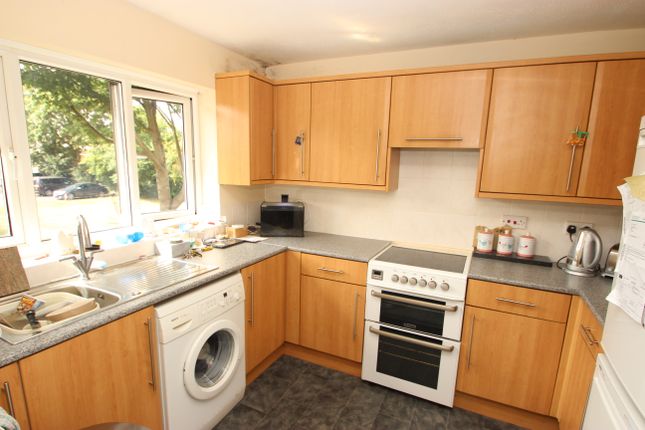 Clay Hill Road, Basildon, Essex SS16, 2 bedroom flat to rent - 69573013 ...
