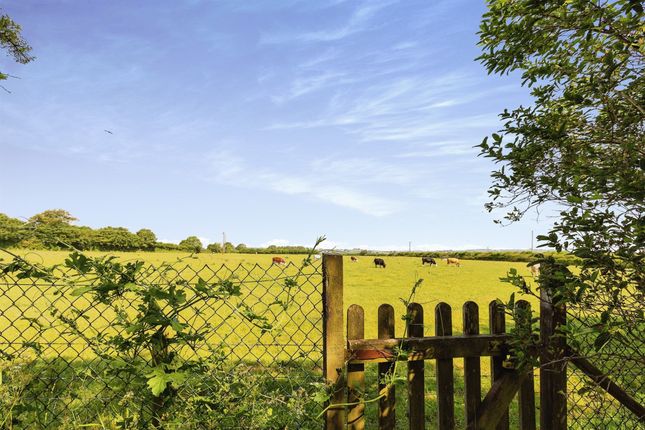 Grendon Way, Bierton, Aylesbury HP22, 3 bedroom semi-detached house for ...