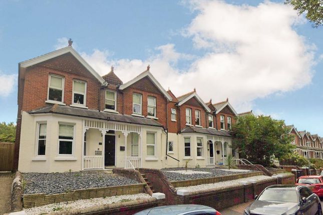 Houses for Sale in Avebury Mews, Eastbourne BN23 - Avebury Mews ...