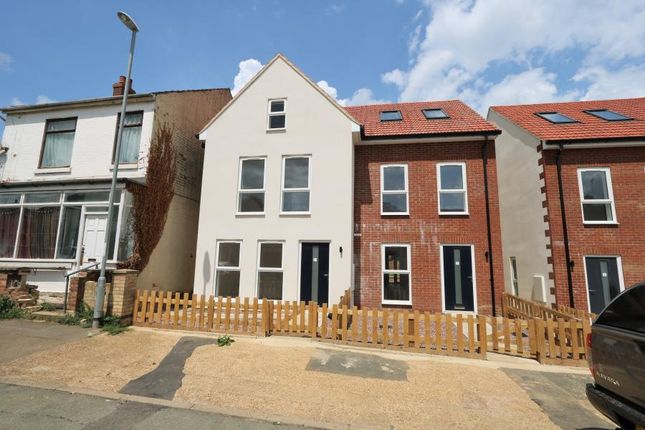 Homes to Let in Kettering - Rent Property in Kettering - Primelocation