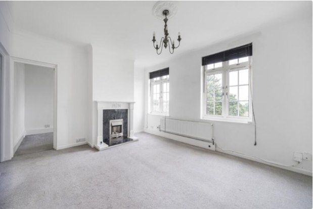 Merlin Gardens, Bromley BR1, 2 bedroom flat to rent - 68168407 ...