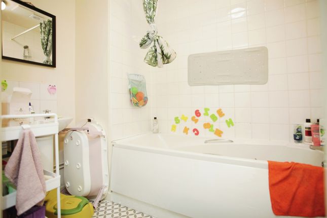 Photos of Oliver Street, Rugby CV21 - 68767433 | PrimeLocation