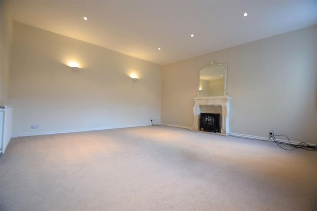 Moor Lane, Irton, Scarborough YO12, 2 bedroom flat to rent - 61815600 ...