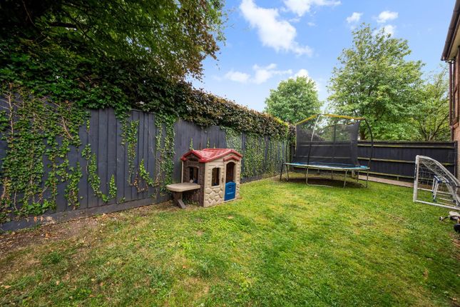 Walnut Grove, Banstead SM7, 4 bedroom detached house for sale ...