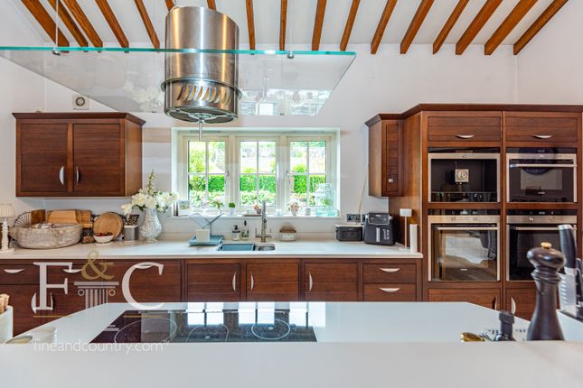 Crooked Mile, Holyfield, Nr Waltham Abbey, Essex EN9, 4 bedroom barn ...