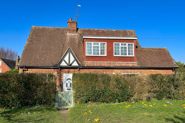 Hammerwood Road, Ashurst Wood RH19, 3 bedroom detached house for sale ...