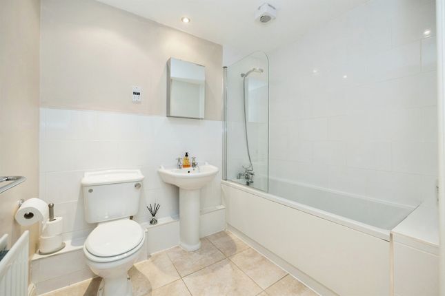George Roche Road, Canterbury CT1, 2 bedroom flat for sale - 67105577 ...