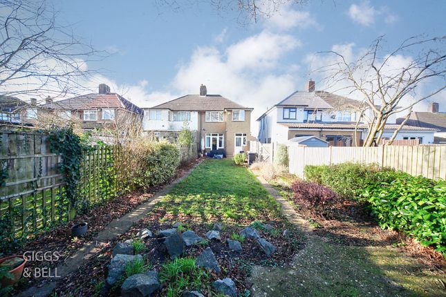 Felstead Way, Luton, Bedfordshire LU2, 3 bedroom semi-detached house ...