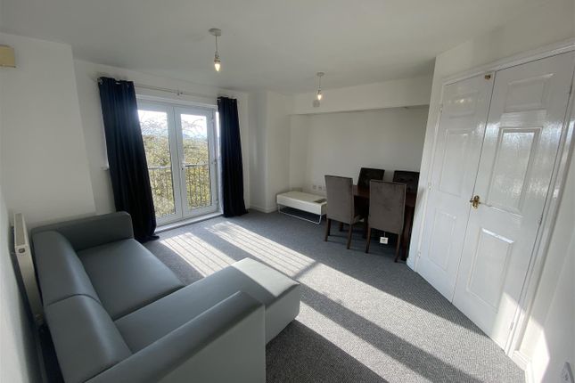 Pinhigh Place, Salford M6, 2 bedroom flat to rent - 66079823 ...