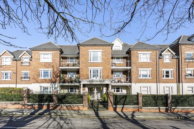 3 bed flat for sale in Manor Road, Chigwell IG7 - Zoopla