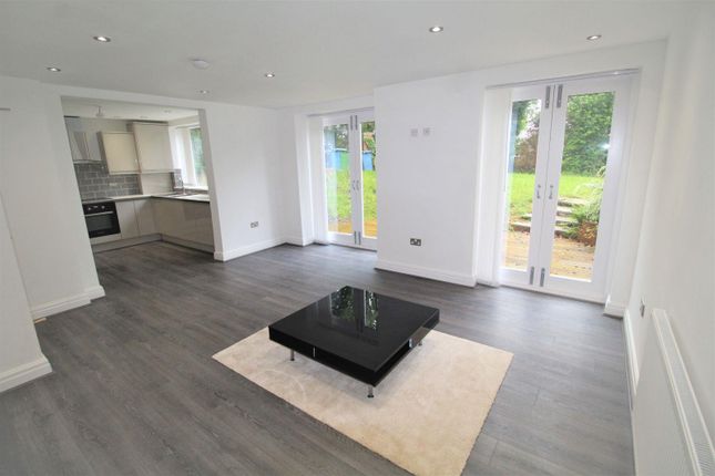 Flats for Sale in Woodsome Park, Woolton, Liverpool L25 - Woodsome Park ...